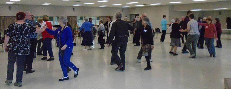 Easy Modern Square-dancing in Alexandria with the Glengarry Tartans ...