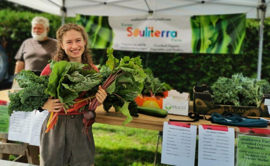 Organic apple doesn’t fall far from the tree - The Review Newspaper