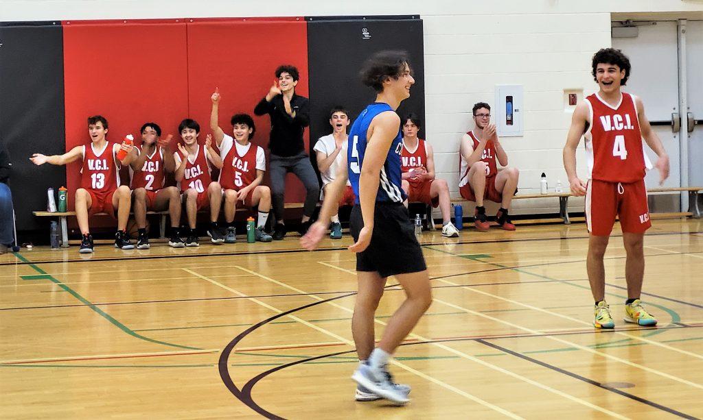 L'Escale Cougars defeat VCI Warriors 60-35