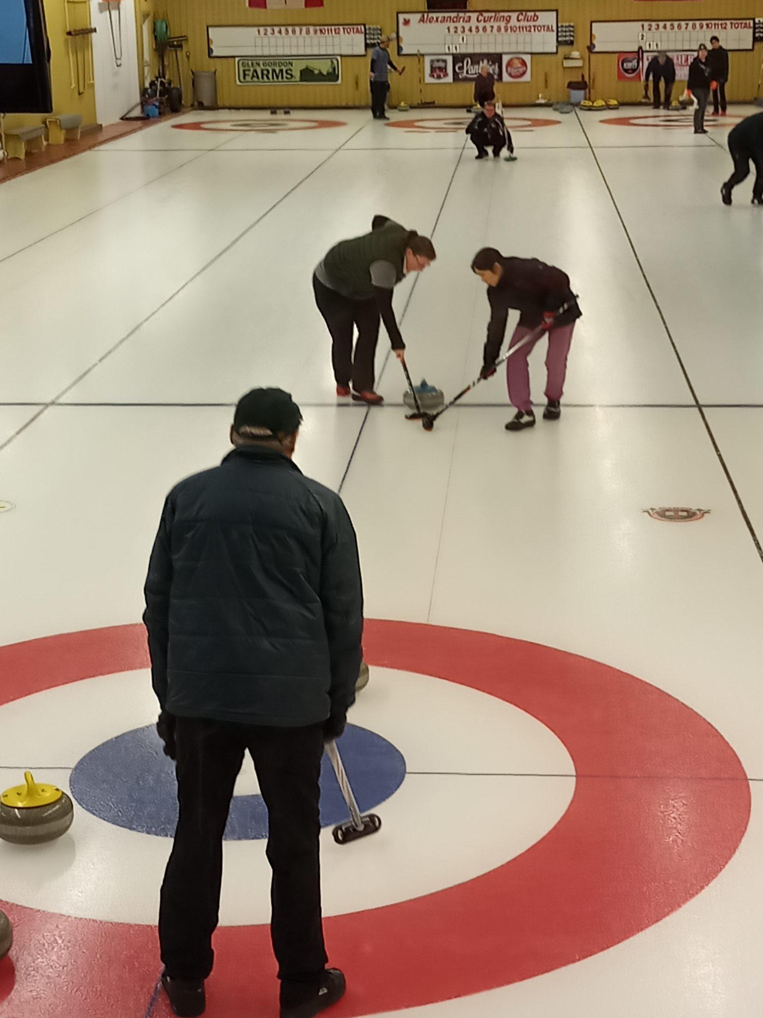 Curling clubs rebounding from pandemic - The Review Newspaper
