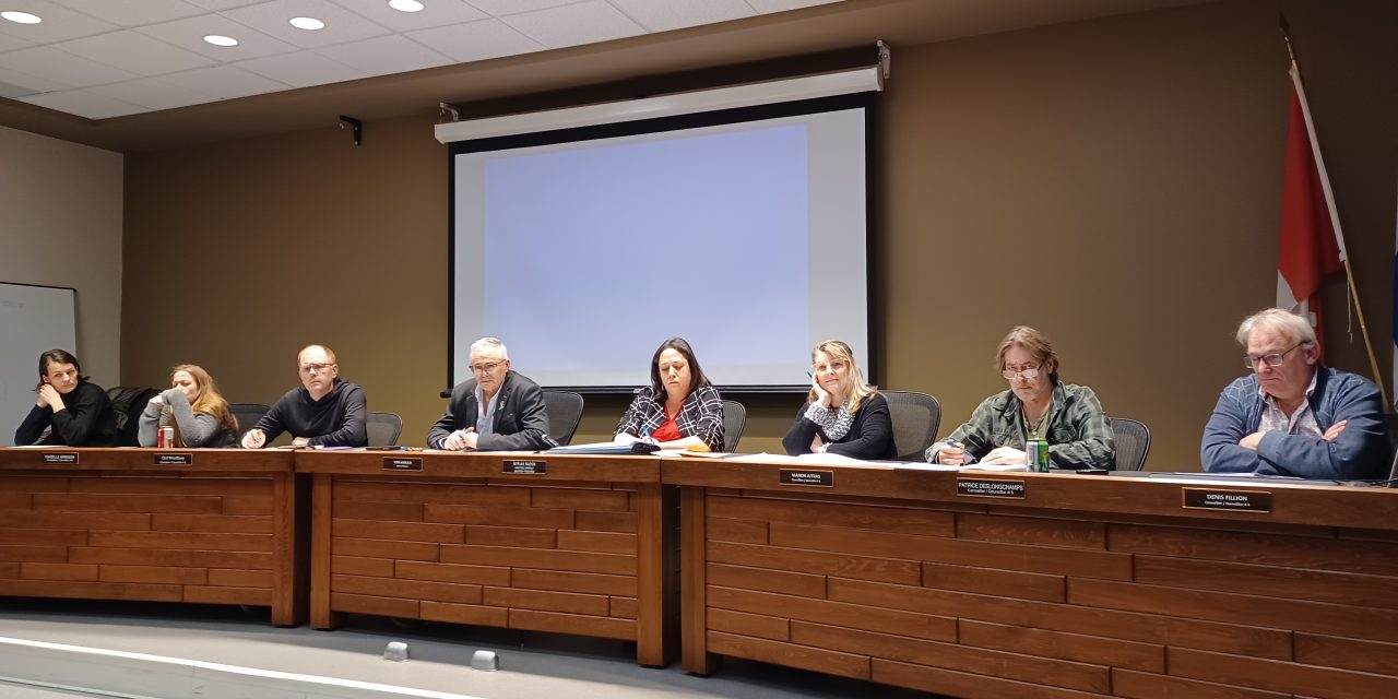 Briefly from Grenville-sur-la-Rouge council